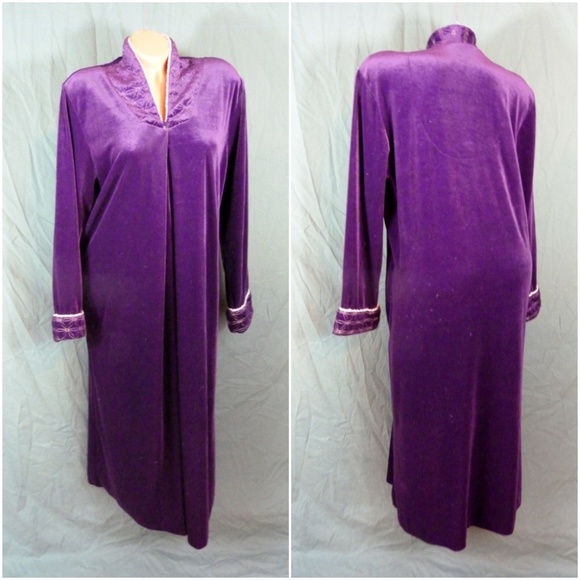 Jasmine | Intimates & Sleepwear | Jasmine Rose Velvet Zip Robe Velour ...
